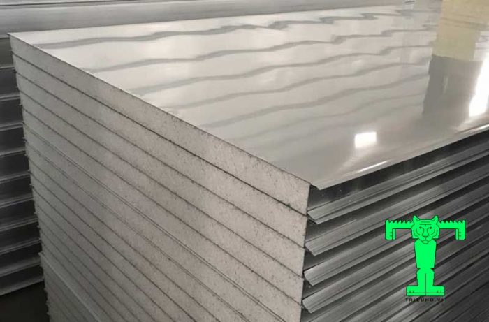 Panel EPS đúc sẵn tôn nền dày 0.45mm + EPS 100mm + tôn 0.45mm